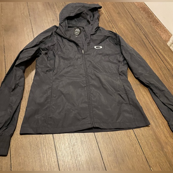 Oakley | Jackets & Coats | Oakley Windbreaker | Poshmark